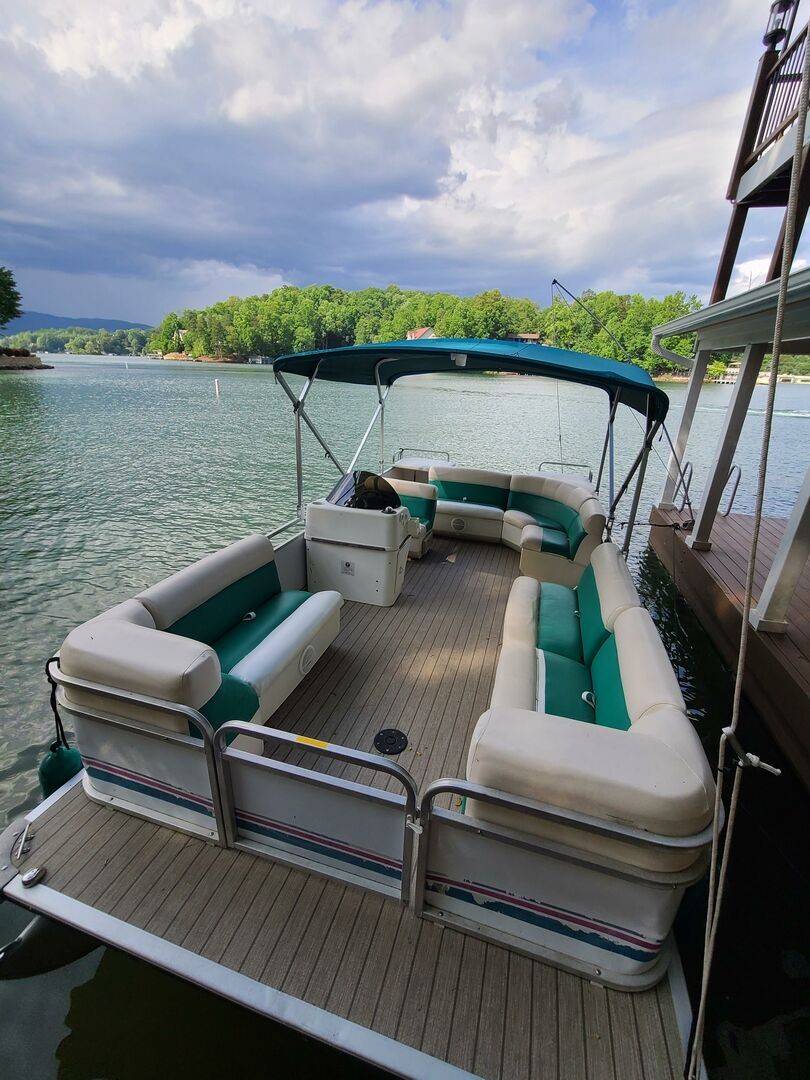 Rent Here - Lake Lure Boat Rentals